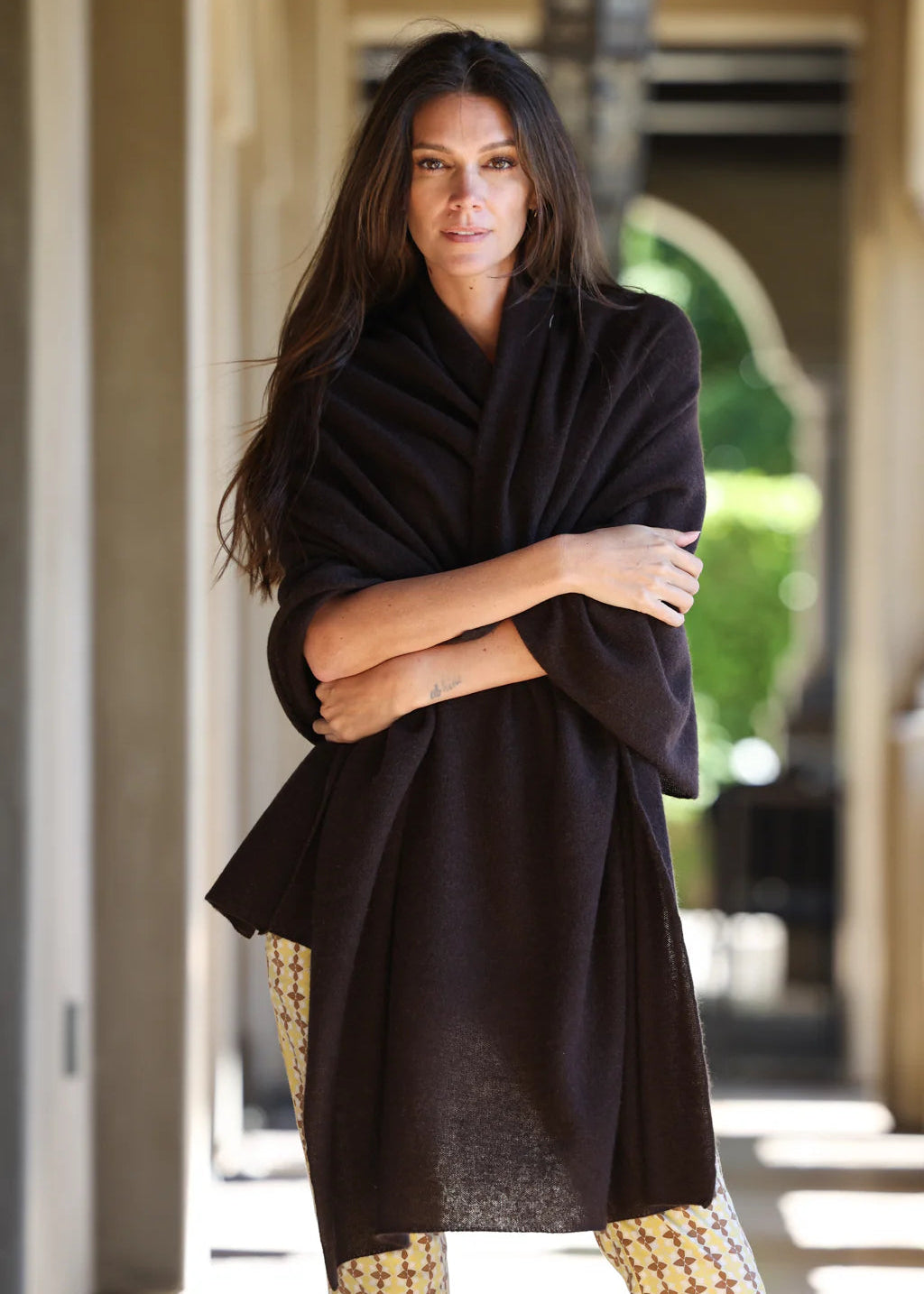 ADELE CASHMERE WRAP | CHOCOLATE – REBECCA